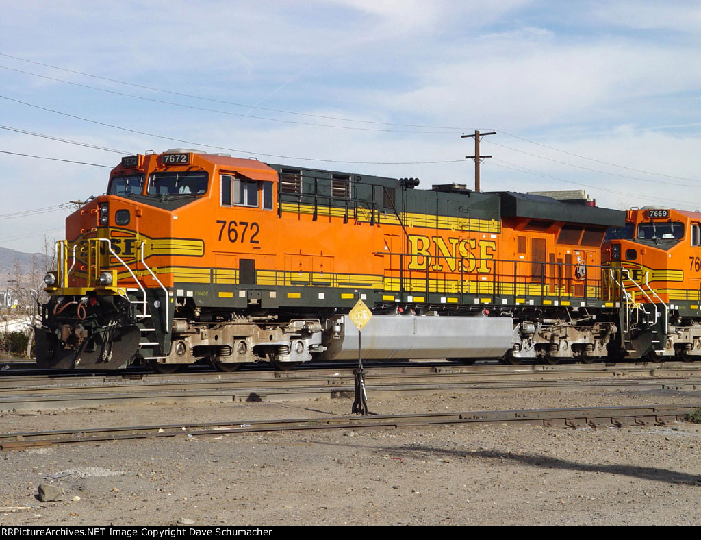 BNSF 7672